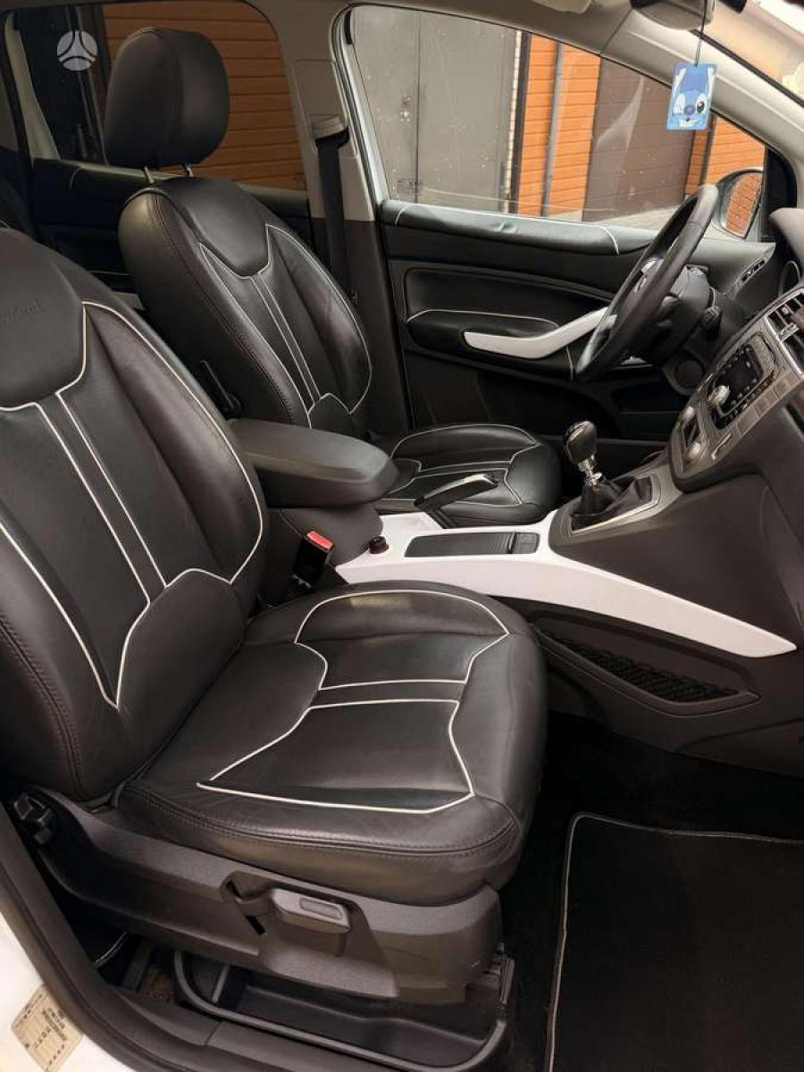 White Ford Kuga 2009 in Rokiskis, with an engine capacity of 2.00 L and mileage of 311 thousand km for 4200 €, photo 9 on AUTOMOTO.COM.LV
