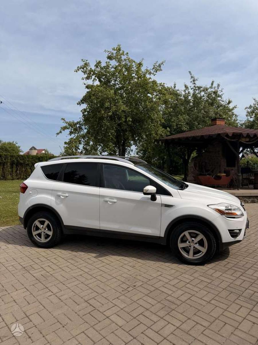 White Ford Kuga 2009 in Rokiskis, with an engine capacity of 2.00 L and mileage of 311 thousand km for 4200 €, photo 12 on AUTOMOTO.COM.LV