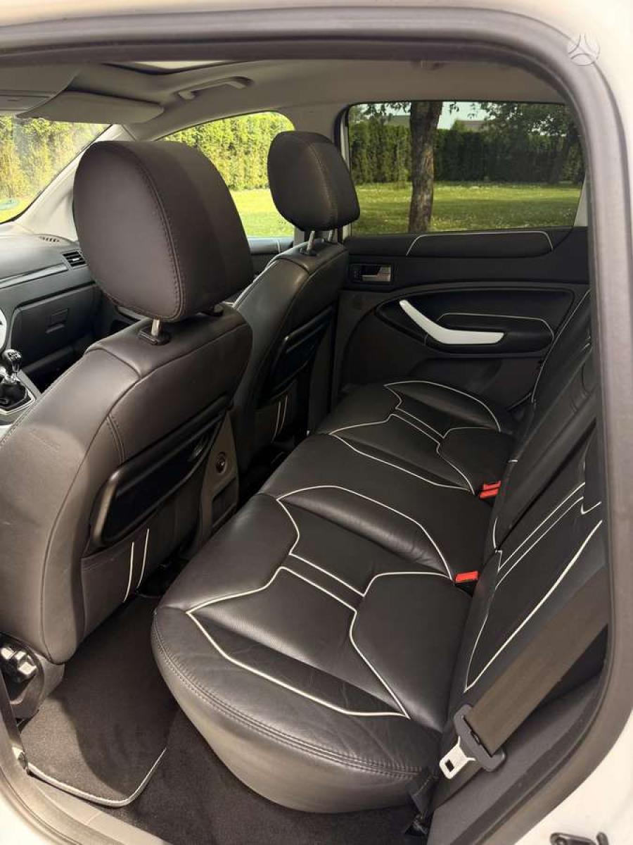 White Ford Kuga 2009 in Rokiskis, with an engine capacity of 2.00 L and mileage of 311 thousand km for 4200 €, photo 13 on AUTOMOTO.COM.LV