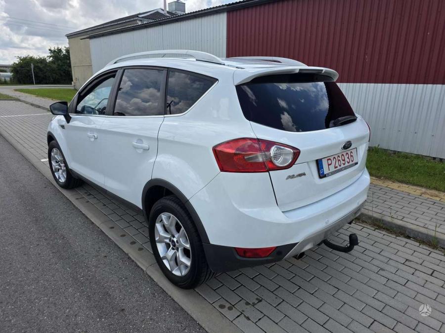 White Ford Kuga 2009 in Vilkaviskis, with an engine capacity of 2.00 L and mileage of 284 thousand km for 4950 €, photo 1 on AUTOMOTO.COM.LV