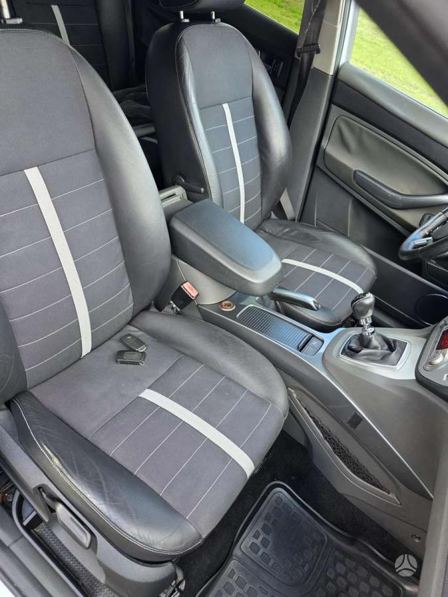 White Ford Kuga 2009 in Vilkaviskis, with an engine capacity of 2.00 L and mileage of 284 thousand km for 4950 €, photo 10 on AUTOMOTO.COM.LV
