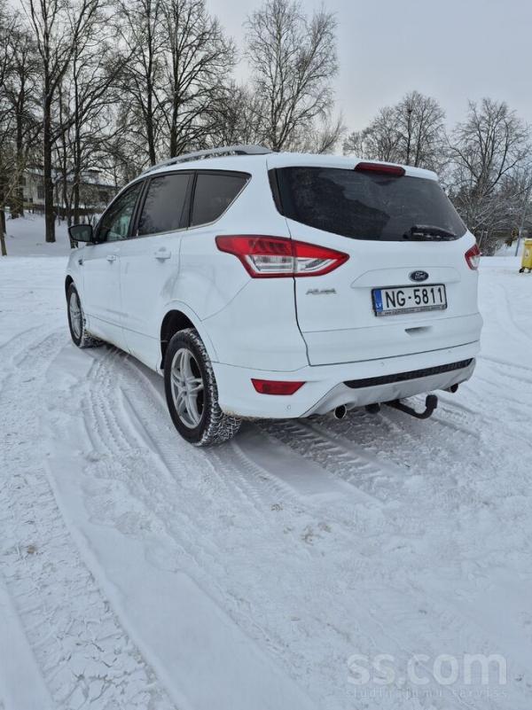 White Ford Kuga 2016 in Saldus, with an engine capacity of 2.00 L and mileage of 187 thousand km for 11900 €, photo 4 on AUTOMOTO.COM.LV