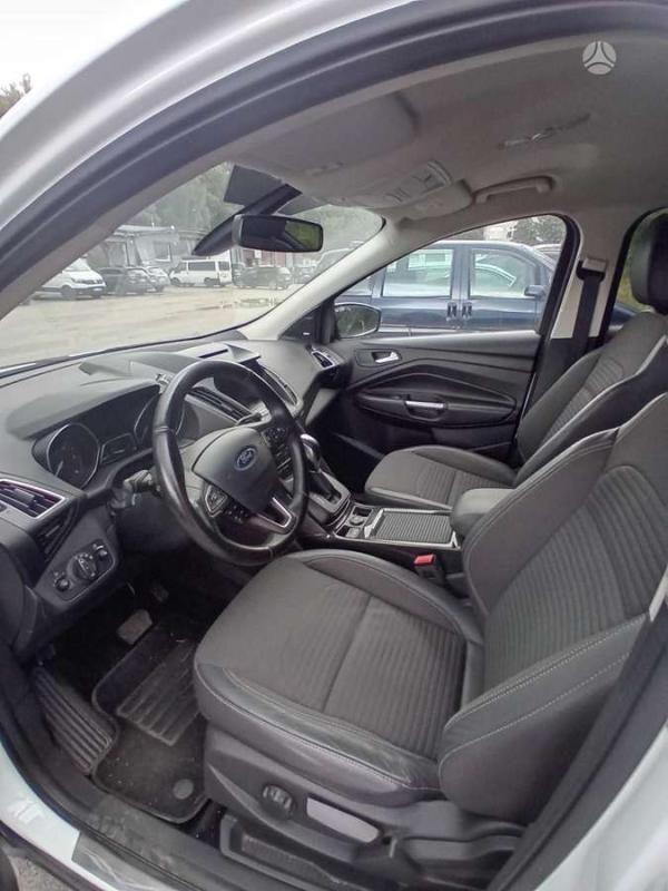 Balts Ford Kuga 2018 Panevēža, ar dzinēja tilpumu 1.50 L un nobraukumu 95 tūkst. km par 4500 €, foto 3 vietnē AUTOMOTO.COM.LV