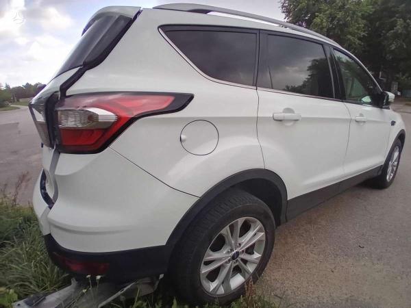 Balts Ford Kuga 2018 Panevēža, ar dzinēja tilpumu 1.50 L un nobraukumu 95 tūkst. km par 4500 €, foto 9 vietnē AUTOMOTO.COM.LV