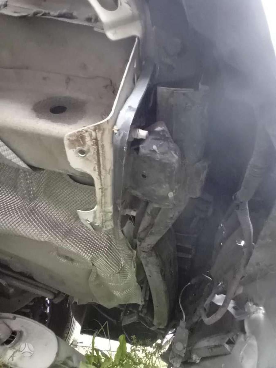 Balts Ford Kuga 2018 Panevēža, ar dzinēja tilpumu 1.50 L un nobraukumu 95 tūkst. km par 4500 €, foto 12 vietnē AUTOMOTO.COM.LV