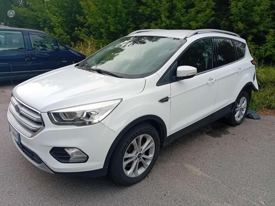Balts Ford Kuga 2018 Panevēža, ar dzinēja tilpumu 1.50 L un nobraukumu 95 tūkst. km par 4500 €, foto 14 vietnē AUTOMOTO.COM.LV