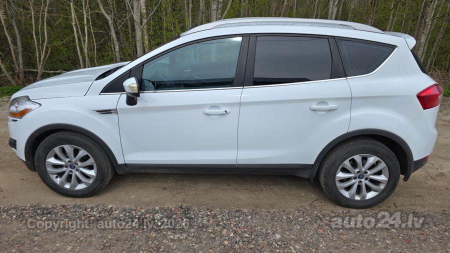 Balts Ford Kuga 2010 Tallina, ar dzinēja tilpumu 2.00 L un nobraukumu 251 tūkst. km par 6599 €, foto 5 vietnē AUTOMOTO.COM.LV