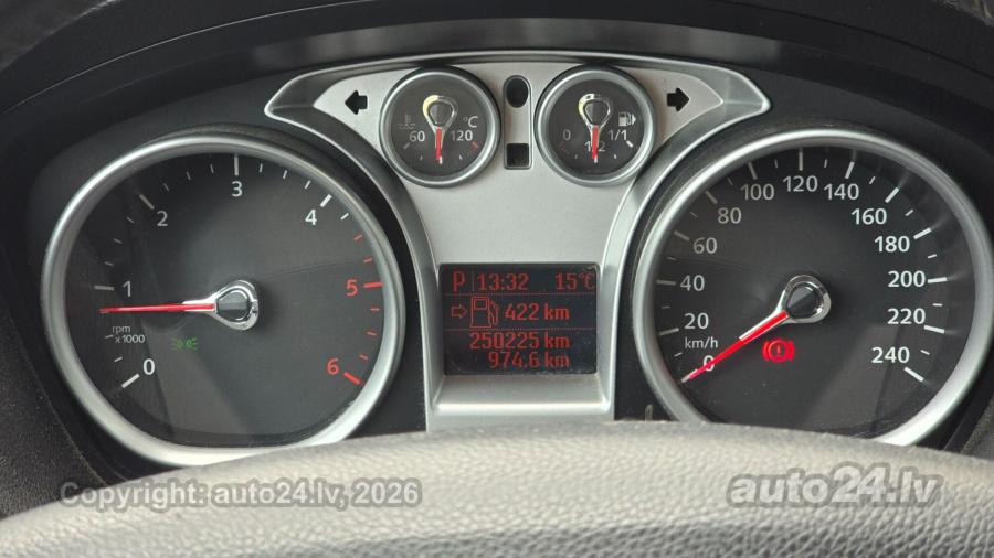 Balts Ford Kuga 2010 Tallina, ar dzinēja tilpumu 2.00 L un nobraukumu 251 tūkst. km par 6599 €, foto 13 vietnē AUTOMOTO.COM.LV