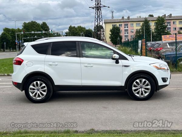 White Ford Kuga 2012 in Narva, with an engine capacity of 2.00 L and mileage of 216 thousand km for 3999 €, photo 4 on AUTOMOTO.COM.LV