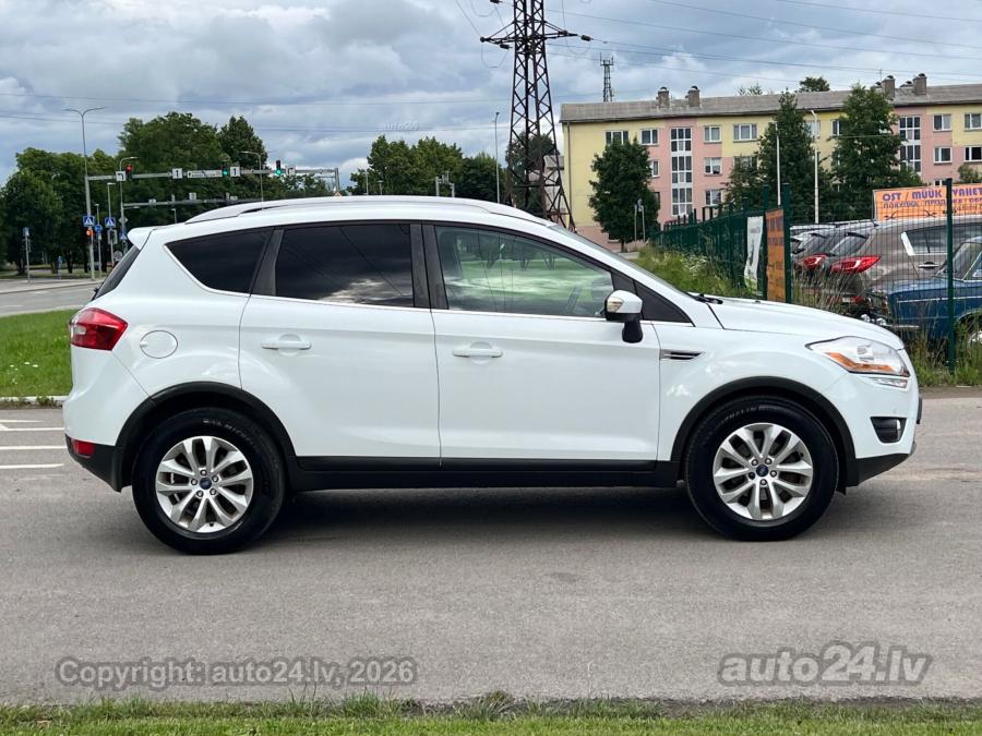 White Ford Kuga 2012 in Narva, with an engine capacity of 2.00 L and mileage of 216 thousand km for 3999 €, photo 5 on AUTOMOTO.COM.LV