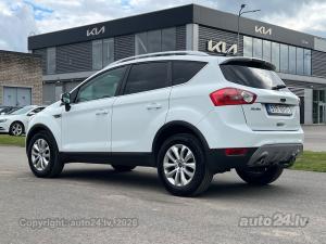 White Ford Kuga 2012 in Narva, with an engine capacity of 2.00 L and mileage of 216 thousand km for 3999 €, photo 8 on AUTOMOTO.COM.LV