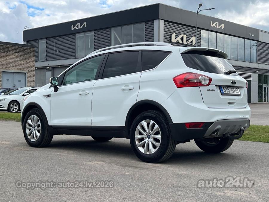 White Ford Kuga 2012 in Narva, with an engine capacity of 2.00 L and mileage of 216 thousand km for 3999 €, photo 8 on AUTOMOTO.COM.LV