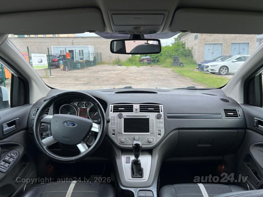White Ford Kuga 2012 in Narva, with an engine capacity of 2.00 L and mileage of 216 thousand km for 3999 €, photo 14 on AUTOMOTO.COM.LV