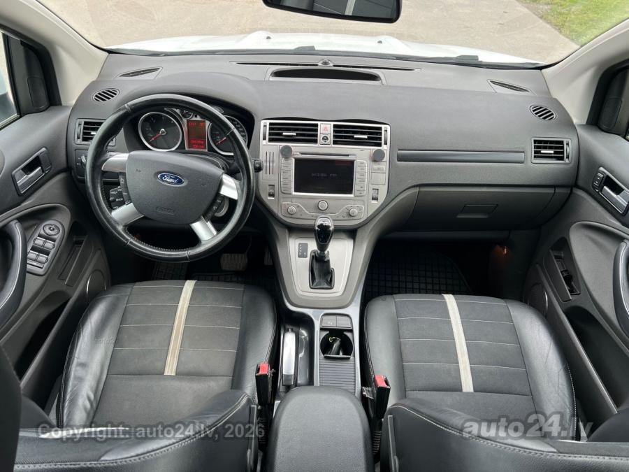 White Ford Kuga 2012 in Narva, with an engine capacity of 2.00 L and mileage of 216 thousand km for 3999 €, photo 15 on AUTOMOTO.COM.LV