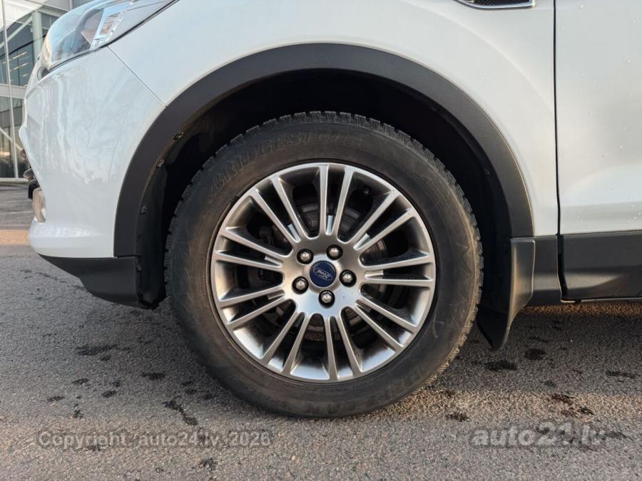 Balts Ford Kuga 2013 Tallina, ar dzinēja tilpumu 1.60 L un nobraukumu 141 tūkst. km par 6700 €, foto 22 vietnē AUTOMOTO.COM.LV