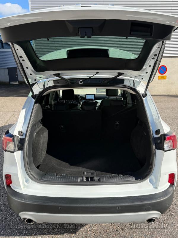White Ford Kuga 2020 in Tallinn, with an engine capacity of 1.50 L and mileage of 174 thousand km for 13950 €, photo 11 on AUTOMOTO.COM.LV
