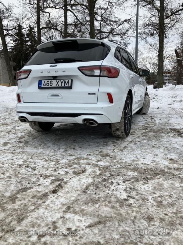 White Ford Kuga 2021 in Tallinn, with an engine capacity of 2.50 L and mileage of 60 thousand km for 25000 €, photo 26 on AUTOMOTO.COM.LV