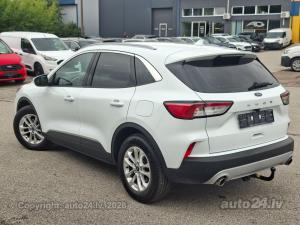 White Ford Kuga 2022 in Tartu, with an engine capacity of 1.50 L and mileage of 170 thousand km for 14999 €, photo 4 on AUTOMOTO.COM.LV