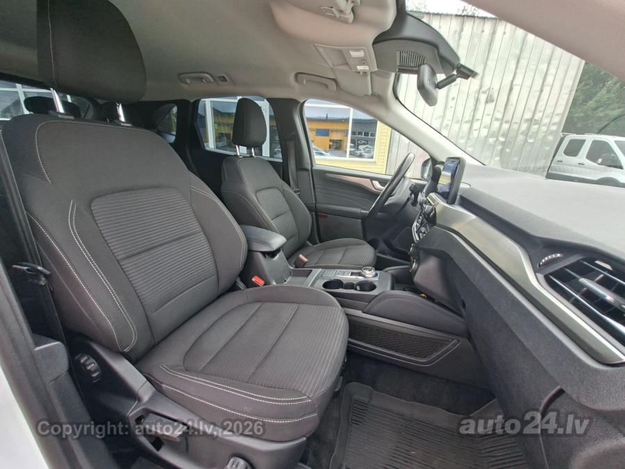 White Ford Kuga 2022 in Tartu, with an engine capacity of 1.50 L and mileage of 170 thousand km for 14999 €, photo 7 on AUTOMOTO.COM.LV