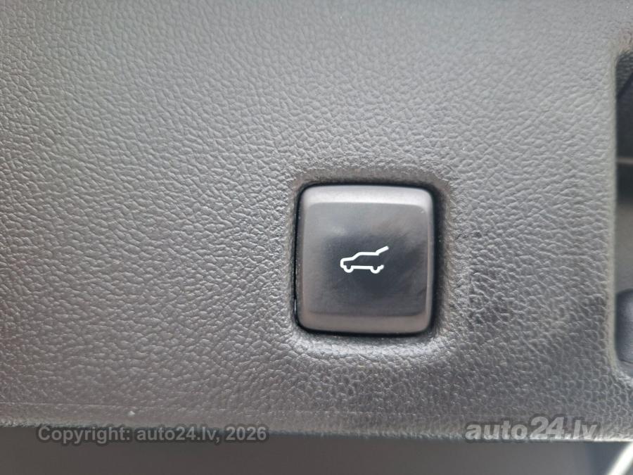 White Ford Kuga 2022 in Tartu, with an engine capacity of 1.50 L and mileage of 170 thousand km for 14999 €, photo 17 on AUTOMOTO.COM.LV