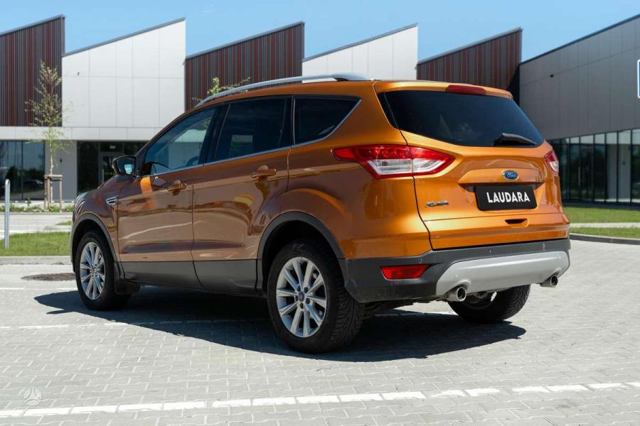 Yellow Ford Kuga 2015 in Vilnius, with an engine capacity of 2.00 L and mileage of 200 thousand km for 6890 €, photo 4 on AUTOMOTO.COM.LV