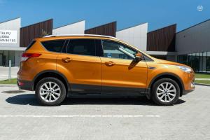 Yellow Ford Kuga 2015 in Vilnius, with an engine capacity of 2.00 L and mileage of 200 thousand km for 6890 €, photo 8 on AUTOMOTO.COM.LV