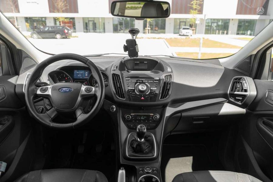 Yellow Ford Kuga 2015 in Vilnius, with an engine capacity of 2.00 L and mileage of 200 thousand km for 6890 €, photo 14 on AUTOMOTO.COM.LV