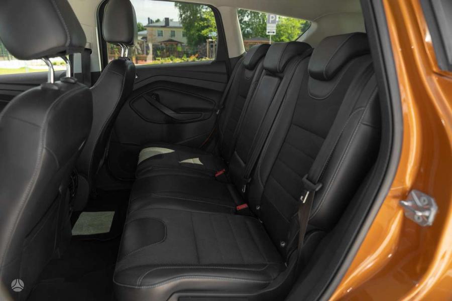 Yellow Ford Kuga 2015 in Vilnius, with an engine capacity of 2.00 L and mileage of 200 thousand km for 6890 €, photo 15 on AUTOMOTO.COM.LV