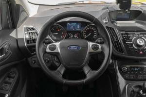 Yellow Ford Kuga 2015 in Vilnius, with an engine capacity of 2.00 L and mileage of 200 thousand km for 6890 €, photo 16 on AUTOMOTO.COM.LV