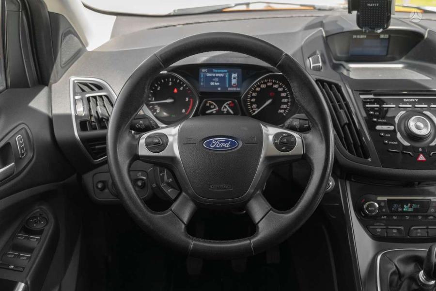 Yellow Ford Kuga 2015 in Vilnius, with an engine capacity of 2.00 L and mileage of 200 thousand km for 6890 €, photo 16 on AUTOMOTO.COM.LV