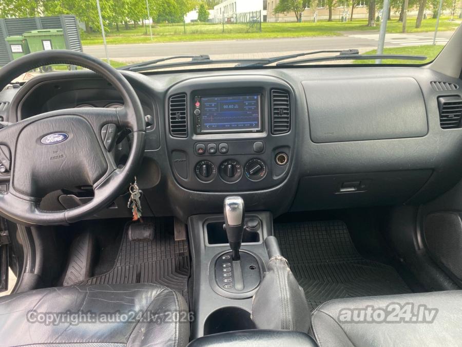 Black Ford Maverick 2004 in Tallinn, with an engine capacity of 3.00 L and mileage of 328 thousand km for 990 €, photo 4 on AUTOMOTO.COM.LV