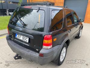 Black Ford Maverick 2004 in Tallinn, with an engine capacity of 3.00 L and mileage of 328 thousand km for 990 €, photo 6 on AUTOMOTO.COM.LV