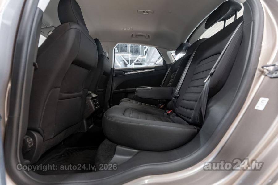 Smilšu krāsa Ford Mondeo 2020 Tallina, ar dzinēja tilpumu 2.00 L un nobraukumu 64 tūkst. km par 17790 €, foto 17 vietnē AUTOMOTO.COM.LV