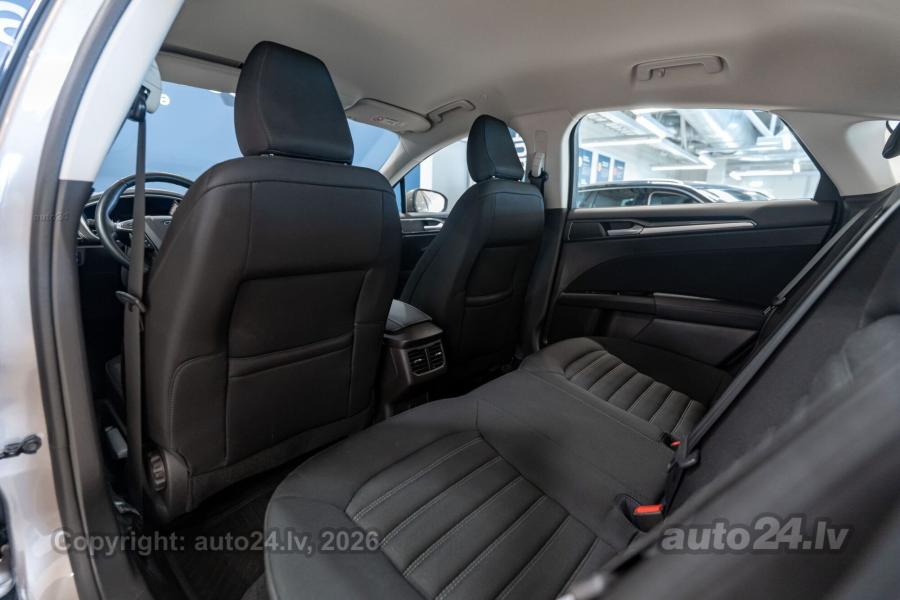 Smilšu krāsa Ford Mondeo 2020 Tallina, ar dzinēja tilpumu 2.00 L un nobraukumu 64 tūkst. km par 17790 €, foto 18 vietnē AUTOMOTO.COM.LV