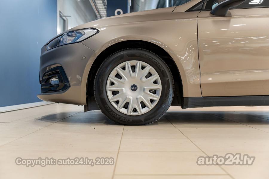 Smilšu krāsa Ford Mondeo 2020 Tallina, ar dzinēja tilpumu 2.00 L un nobraukumu 64 tūkst. km par 17790 €, foto 21 vietnē AUTOMOTO.COM.LV