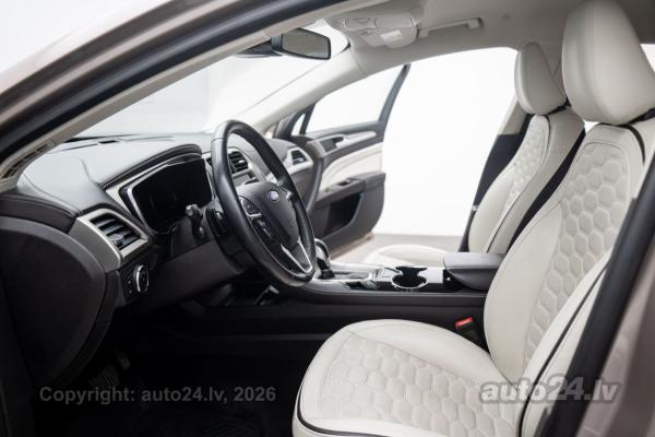 Beige Ford Mondeo 2017 in Tallinn, with an engine capacity of 2.00 L and mileage of 170 thousand km for 13999 €, photo 7 on AUTOMOTO.COM.LV