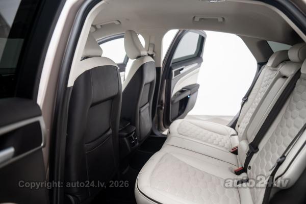 Beige Ford Mondeo 2017 in Tallinn, with an engine capacity of 2.00 L and mileage of 170 thousand km for 13999 €, photo 8 on AUTOMOTO.COM.LV