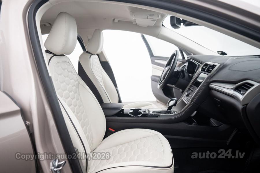 Smilšu krāsa Ford Mondeo 2017 Tallina, ar dzinēja tilpumu 2.00 L un nobraukumu 170 tūkst. km par 13999 €, foto 11 vietnē AUTOMOTO.COM.LV