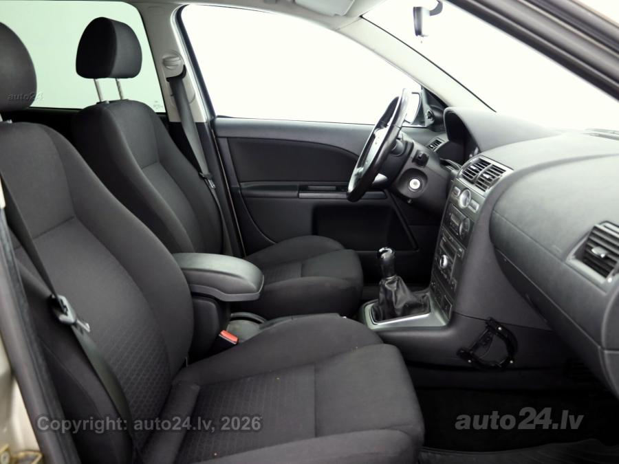 Beige Ford Mondeo 2004 in Tallinn, with an engine capacity of 2.00 L and mileage of 222 thousand km for 799 €, photo 7 on AUTOMOTO.COM.LV