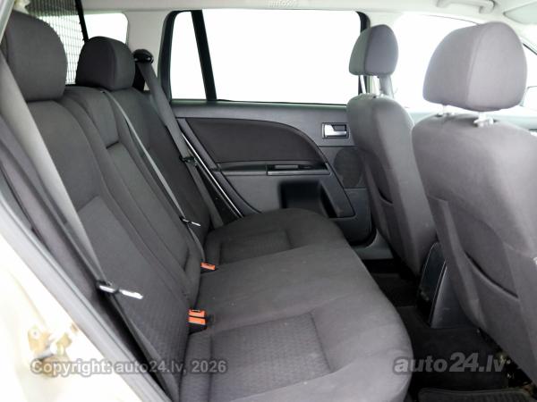 Smilšu krāsa Ford Mondeo 2004 Tallina, ar dzinēja tilpumu 2.00 L un nobraukumu 222 tūkst. km par 799 €, foto 7 vietnē AUTOMOTO.COM.LV