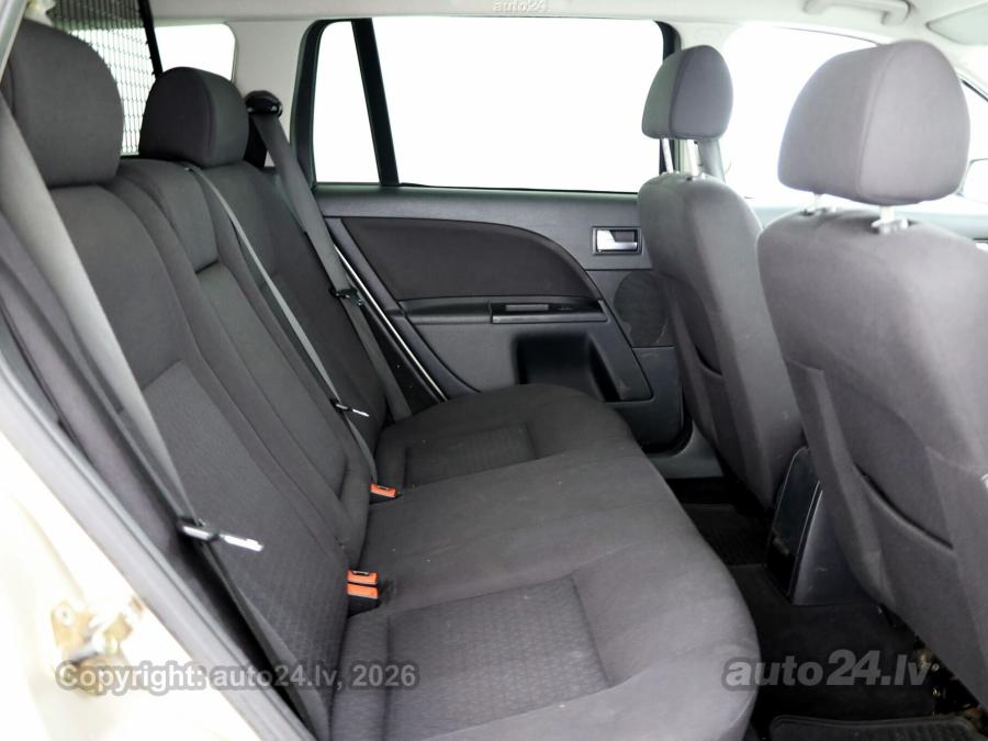 Beige Ford Mondeo 2004 in Tallinn, with an engine capacity of 2.00 L and mileage of 222 thousand km for 799 €, photo 8 on AUTOMOTO.COM.LV