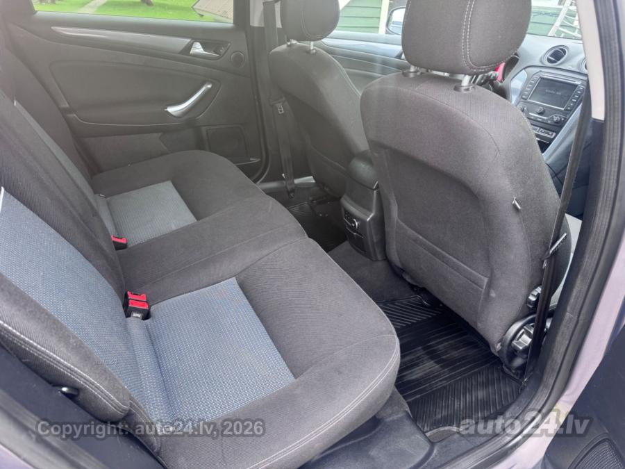 Beige Ford Mondeo 2012 in Rakvere, with an engine capacity of 2.00 L and mileage of 456 thousand km for 4200 €, photo 13 on AUTOMOTO.COM.LV