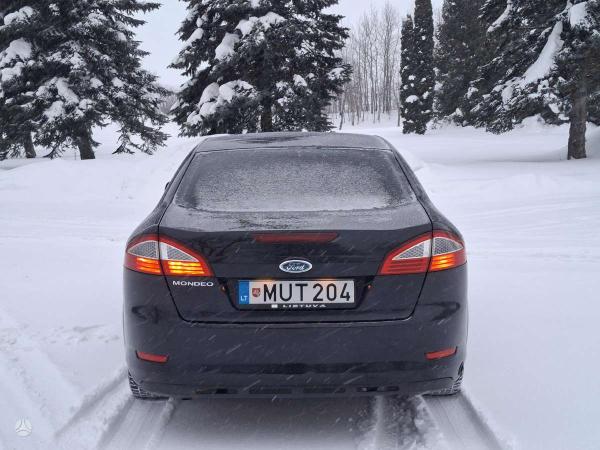 Black Ford Mondeo 2007 in Plunge, with an engine capacity of 2.00 L and mileage of 302 thousand km for 1850 €, photo 4 on AUTOMOTO.COM.LV
