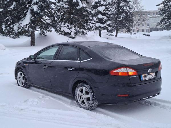 Black Ford Mondeo 2007 in Plunge, with an engine capacity of 2.00 L and mileage of 302 thousand km for 1850 €, photo 3 on AUTOMOTO.COM.LV