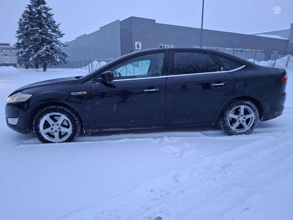 Black Ford Mondeo 2007 in Plunge, with an engine capacity of 2.00 L and mileage of 302 thousand km for 1850 €, photo 10 on AUTOMOTO.COM.LV