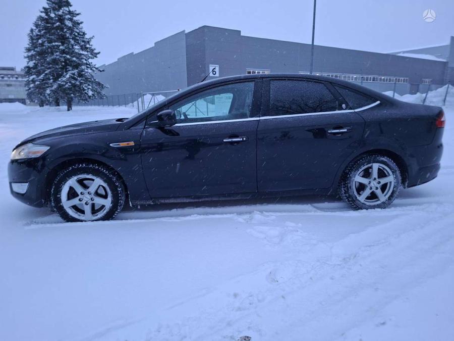Black Ford Mondeo 2007 in Plunge, with an engine capacity of 2.00 L and mileage of 302 thousand km for 1850 €, photo 10 on AUTOMOTO.COM.LV