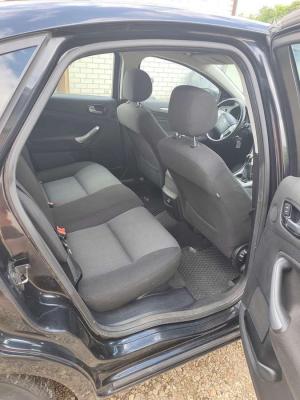 Black Ford Mondeo 2007 in Kaunas, with an engine capacity of 1.75 L and mileage of 385 thousand km for 1600 €, photo 8 on AUTOMOTO.COM.LV