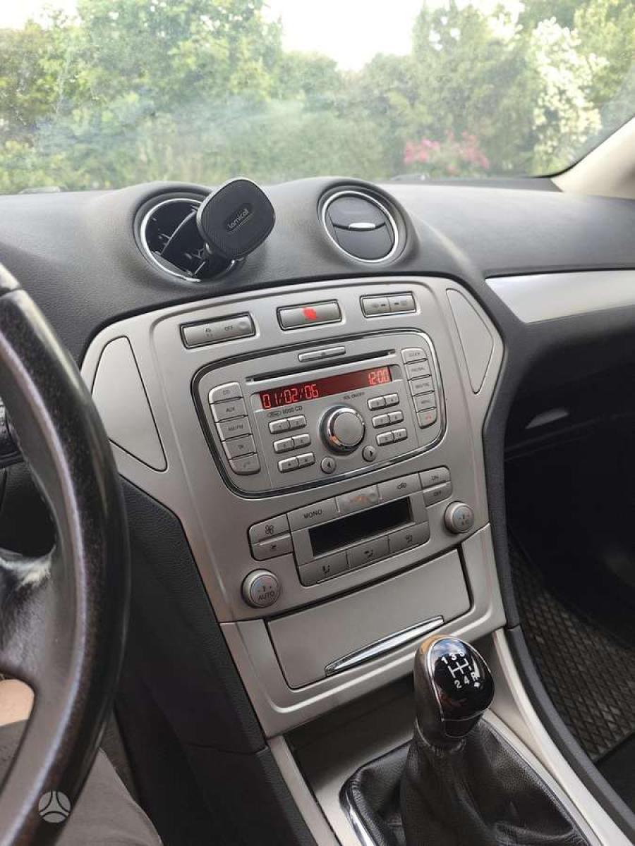 Black Ford Mondeo 2007 in Kaunas, with an engine capacity of 1.75 L and mileage of 385 thousand km for 1600 €, photo 15 on AUTOMOTO.COM.LV