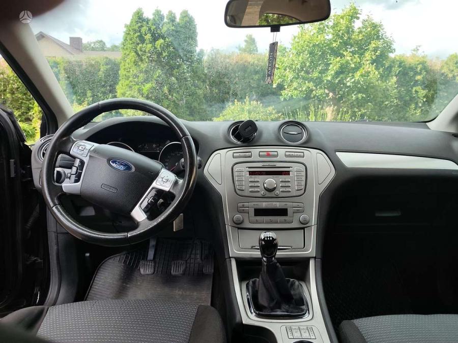 Black Ford Mondeo 2007 in Kaunas, with an engine capacity of 1.75 L and mileage of 385 thousand km for 1600 €, photo 16 on AUTOMOTO.COM.LV
