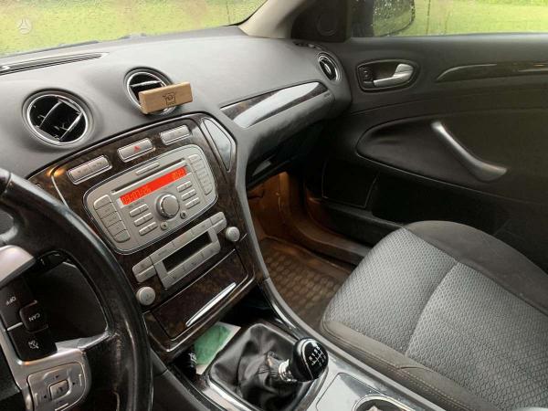 Black Ford Mondeo 2007 in Klaipeda, with an engine capacity of 1.75 L and mileage of 303 thousand km for 2200 €, photo 7 on AUTOMOTO.COM.LV